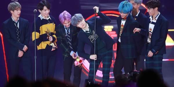 SUGA IS BOTTOM: 포스타입 채널