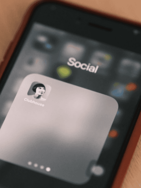 SNS: 게이들의 행진